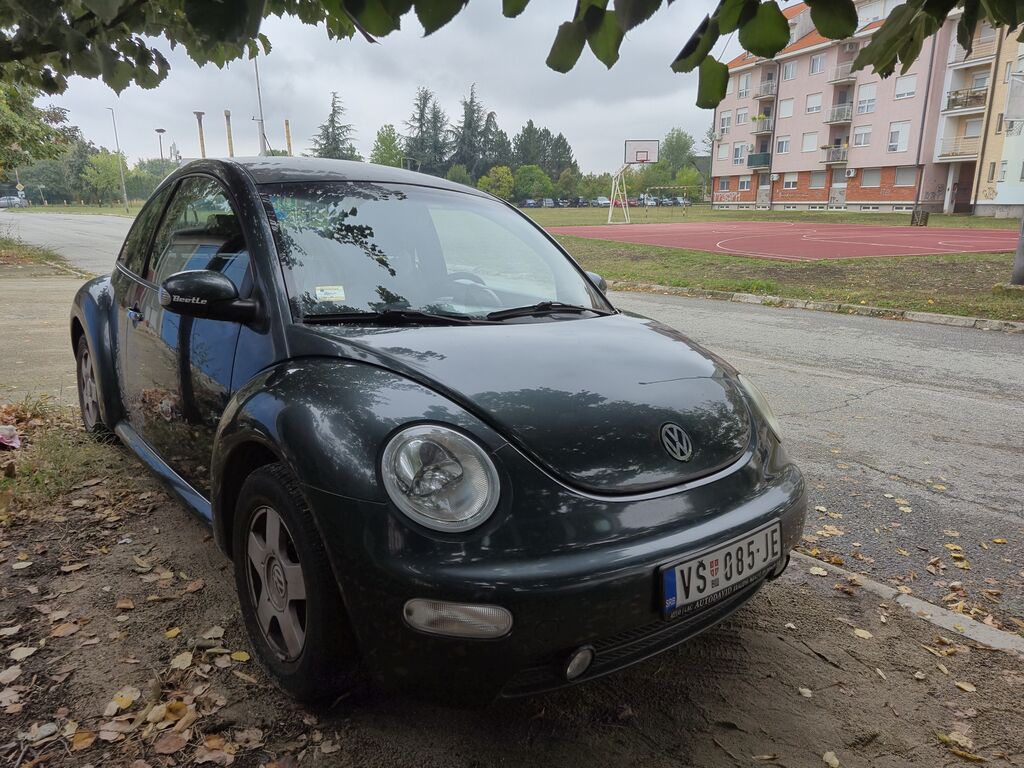Volkswagen New Beetle: 1.3 l | 2004 г. Hečbek