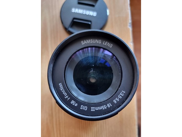 Samsung Compact 18-55mm zoom lens for NX Series