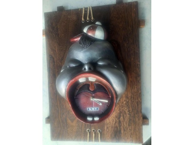 SAT-rasplakani dečak