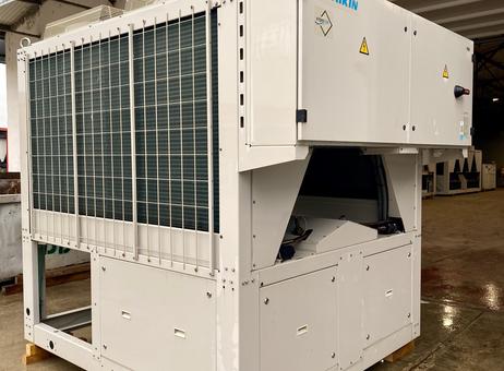 Reverzibilna rashladna jedinica od 135 kW - DAIKIN EWYQ 130 (2011) Najprodavaniji