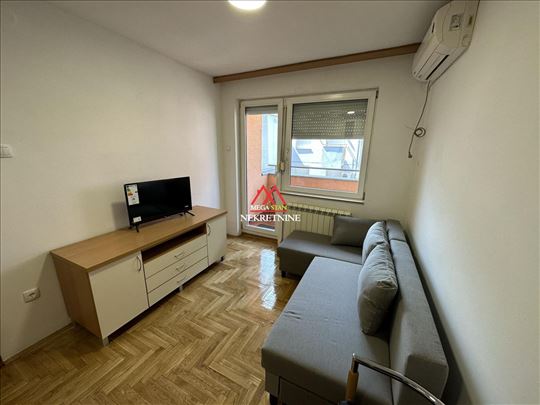 Garsonjera - 26m2 - Centar