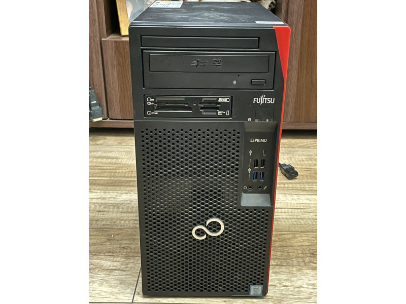Fujitsu Esprimo P957– i7-7700|8GB DDR4|GTX 745 TOP
