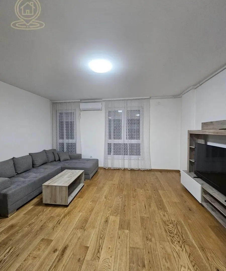 Izdavanje, dvosoban stan, 65m², Kragujevac, Srbija