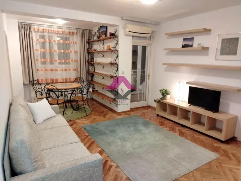 Izdavanje, dvosoban stan, 45m², Savski Venac, Beograd