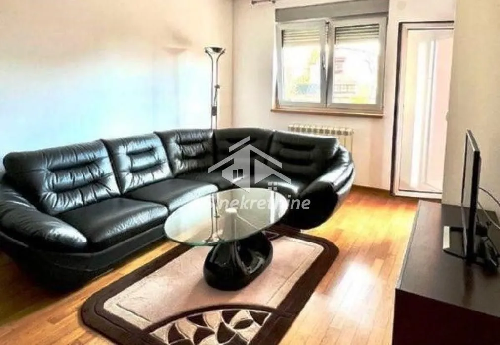 Izdavanje, trosoban stan, 70m², Banovo Brdo, Beograd