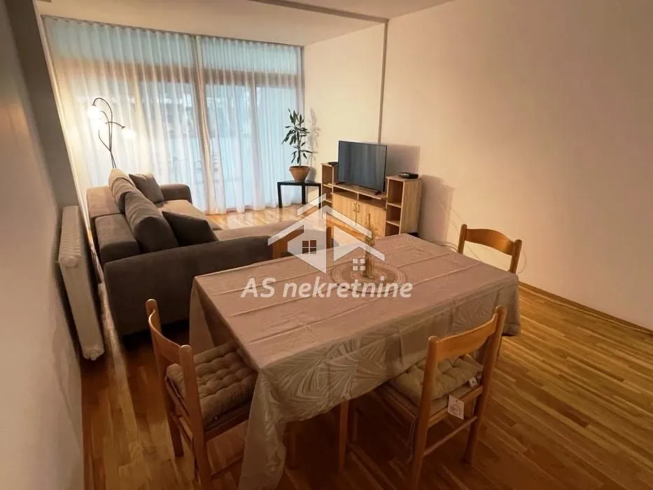 Izdavanje, četvorosoban stan, 84m², Novi Beograd Sve Podlokacije, Beograd