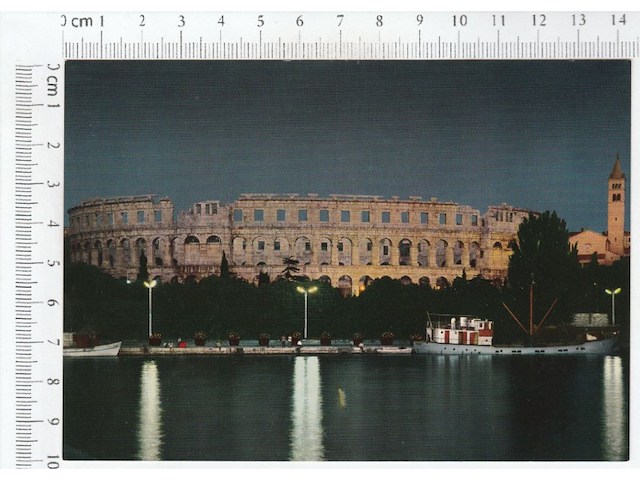 Pula, Arena