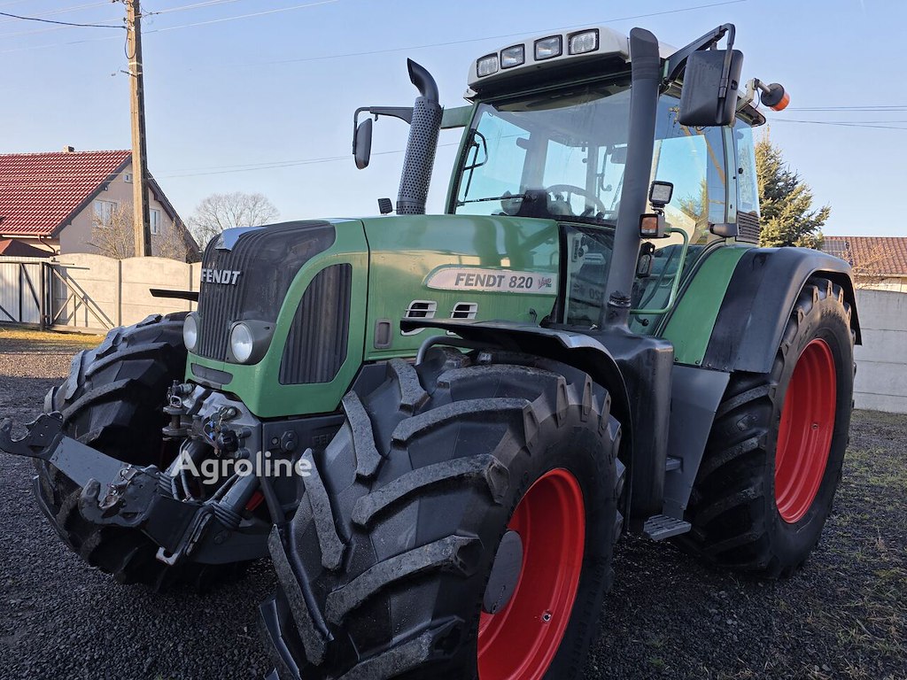 Fendt 820 VARIO COM III traktor točkaš