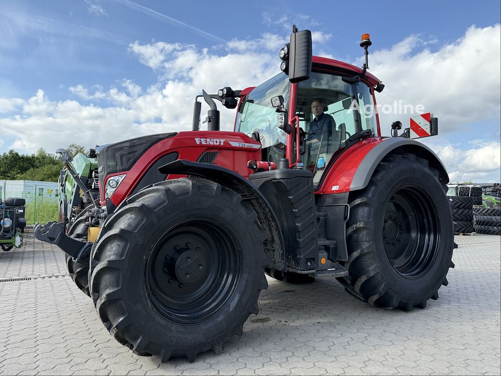Fendt 724 Vario Gen6 ProfiPlus traktor točkaš