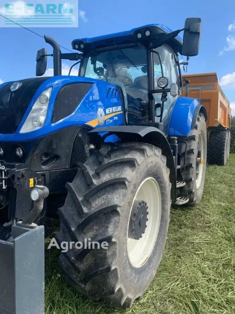 New Holland t7.230 pc s5 traktor točkaš