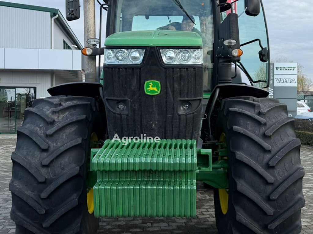 John Deere 7230R traktor točkaš