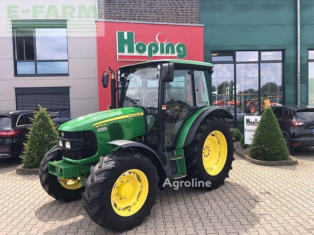 John Deere 5070 m traktor točkaš