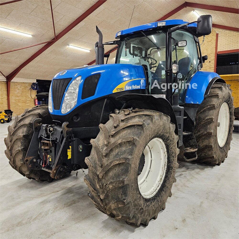 Prodaje se New Holland 7050 traktor točkaš na aukciji