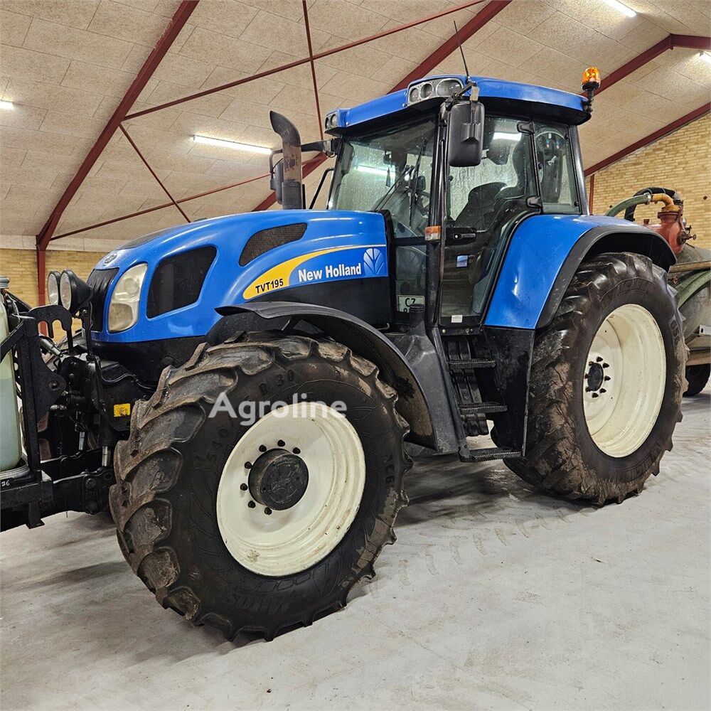 Prodaje se New Holland TVT 195 traktor točkaš na aukciji