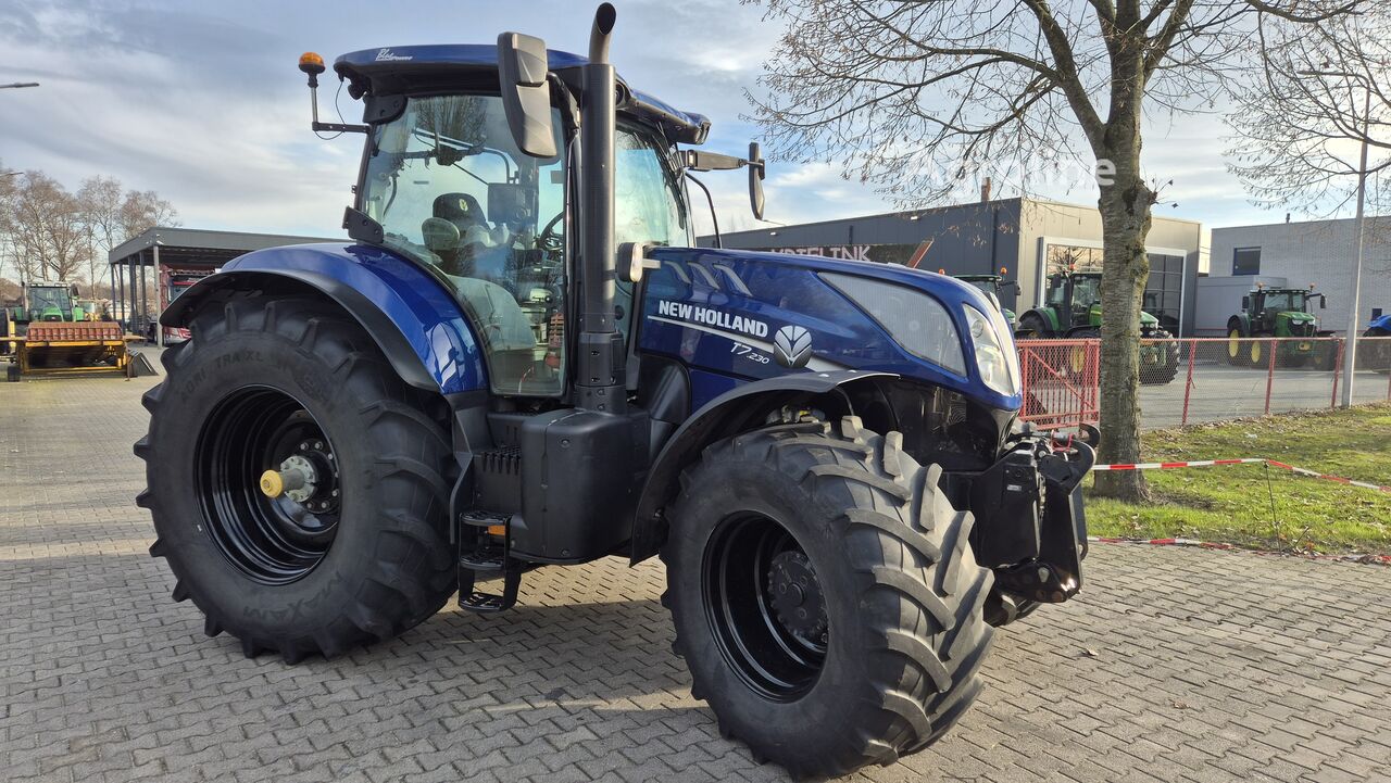 New Holland T7.230 PC 40-eco, Lucht, Fronthef, BluePower! traktor točkaš
