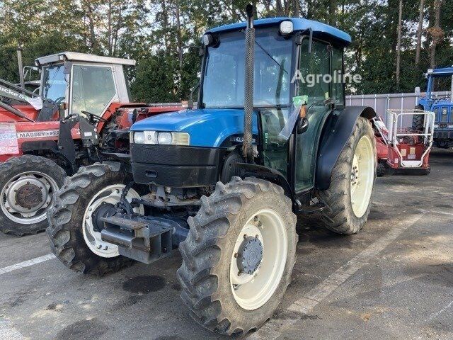 New Holland TRACTOR(NEW HOLLAND) traktor točkaš