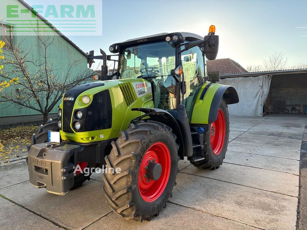 Claas Arion 440 traktor točkaš