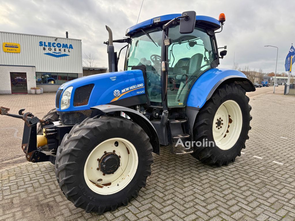New Holland T6020 Elite traktor točkaš