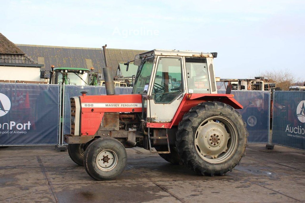 Prodaje se Massey Ferguson 698 traktor točkaš na aukciji