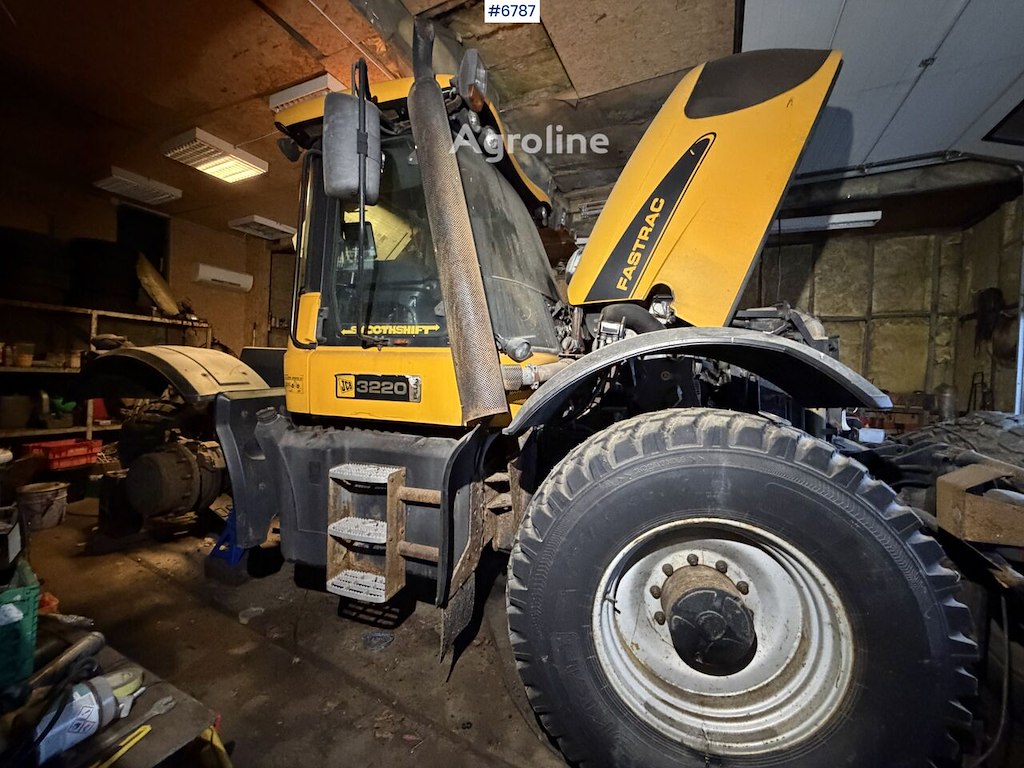 JCB Fastrac 3220 traktor točkaš