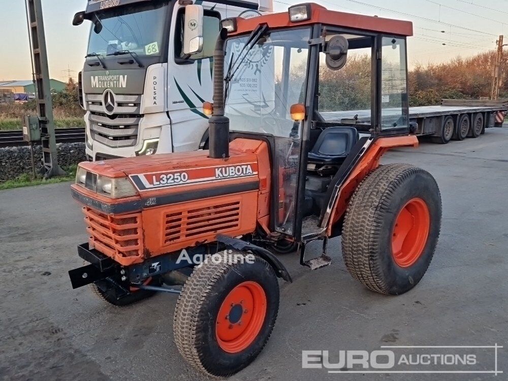 Prodaje se Kubota L3250D mini traktor na aukciji