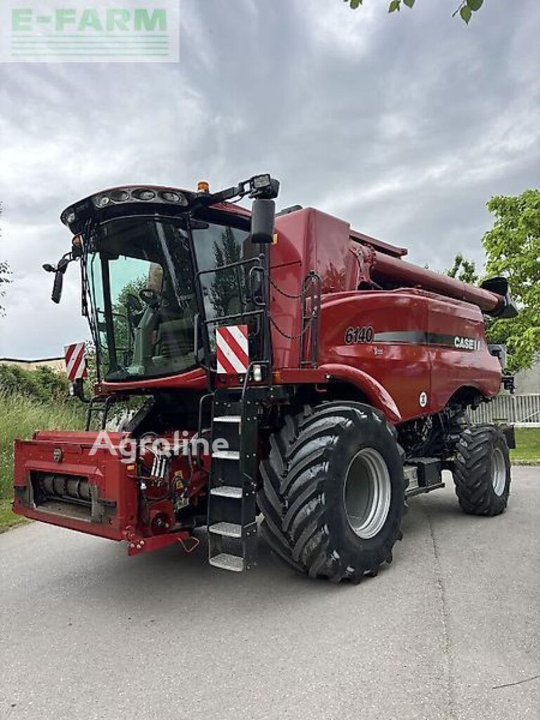 Case IH axial-flow 6140 kombajn za žito