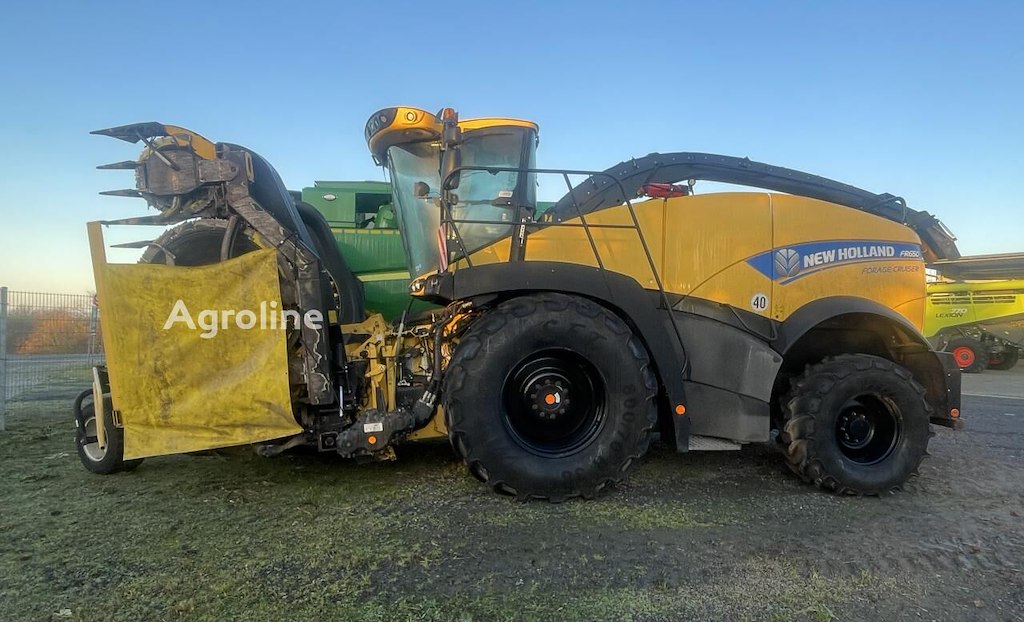 New Holland FR 650 Allrad krmni kombajn