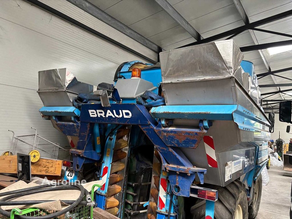 Prodaje se New Holland BRAUD 629C212 Grape Harvester kombajn za berbu grožđa na aukciji