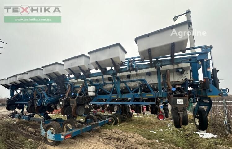 Kinze 3650 pneumatska precizna sejalica