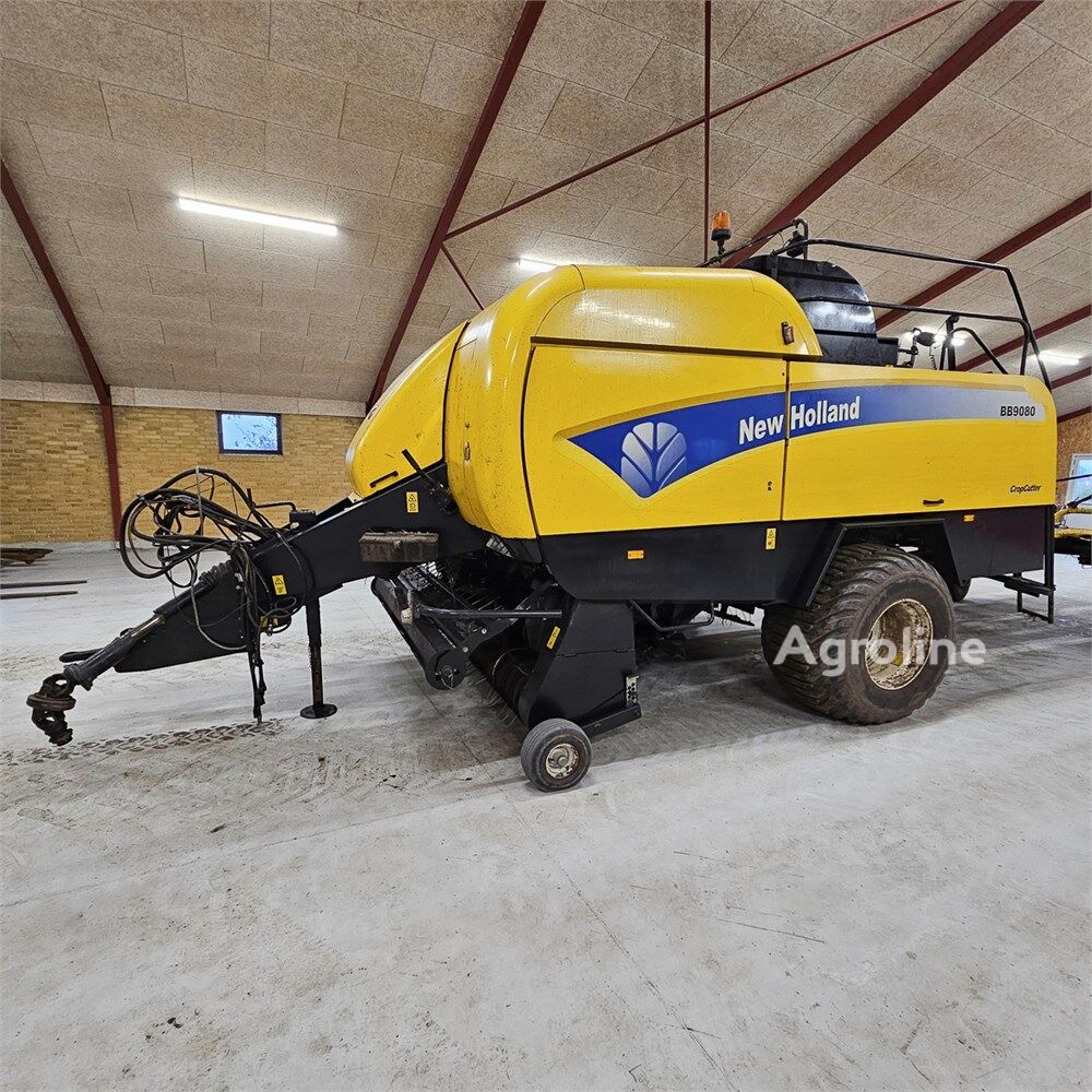 Prodaje se New Holland BB9080 balirku za četvrtaste bale na aukciji