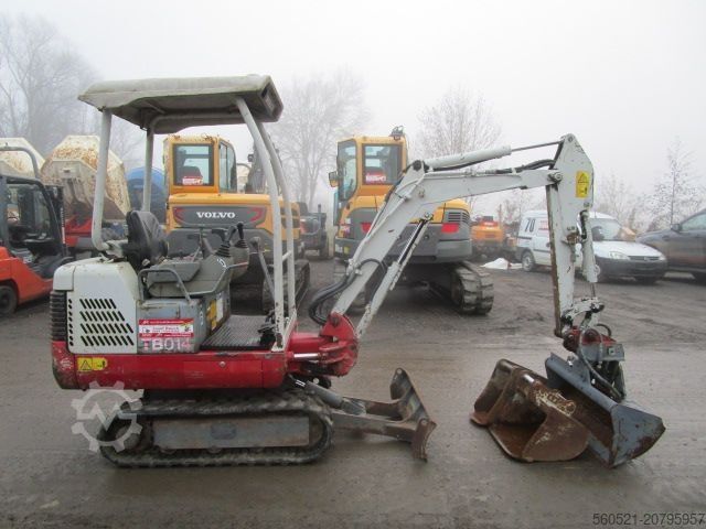 Mini bager
Takeuchi TB 014 - LEHNHOF MS01-Schnellwechsler + 3 Löffel