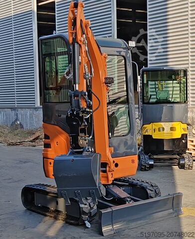 Mini bageri
Tec-Point GmbH - 2,0 t Kubota D902 LT20P Schnellwechsler - Kabine+Heizung
