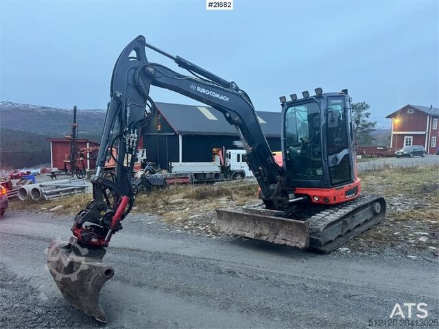 Bager za puzanje
Eurocomach ES57 Tracked excavator w/ Rototilt and 2 buckets.