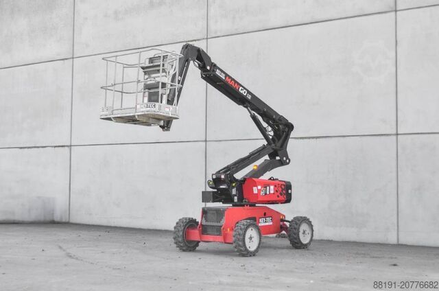 Artikulisan teleskopski bum lift
Manitou ManGo 12