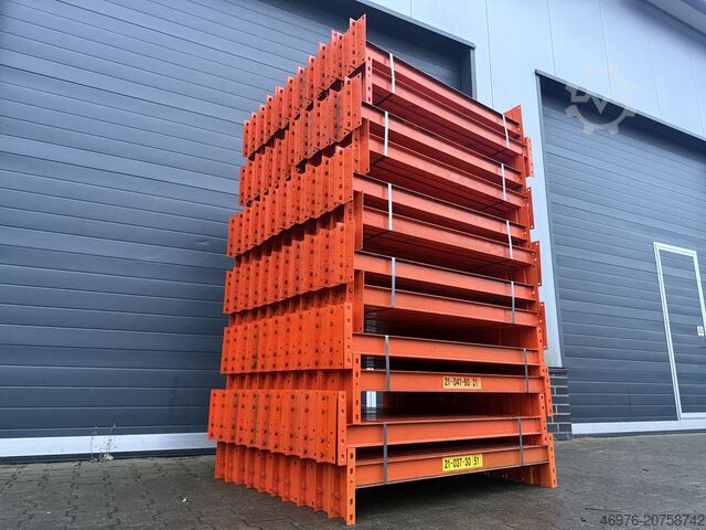 High-bay magacinska paleta crossbeam
SSI Schäfer PR600 / INP: 80 x 42 mm lichte Weite: 1.200 mm