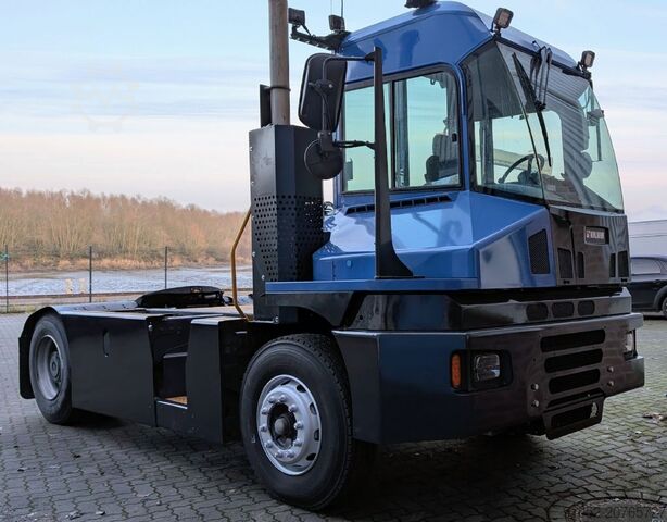 Terminalni traktor
Kalmar T2