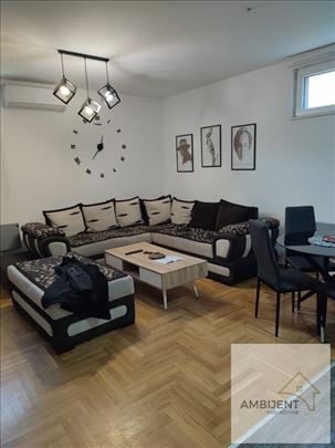 Prodaje se trosoban stan, 52 m², Zemun