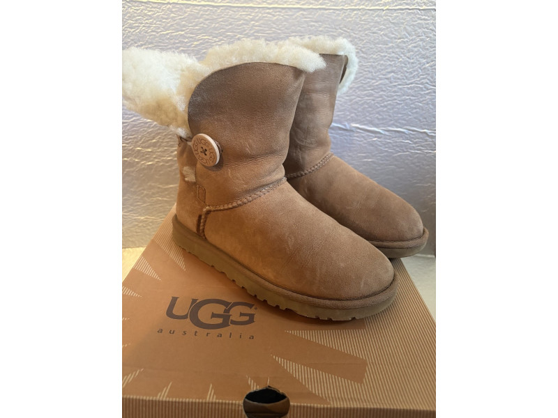 UGG cizme klasik