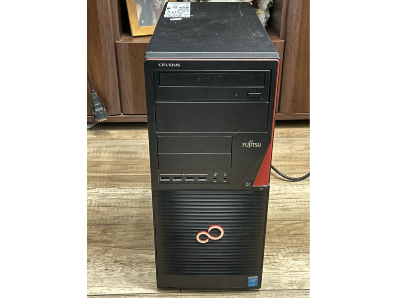 Fujitsu Esprimo W530– Xeon E3 |16GB |FirePro W5000 TOP
