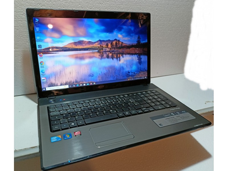 Acer 17 i3 2,4ghz 6gb Radeon HD 512mb 500gb