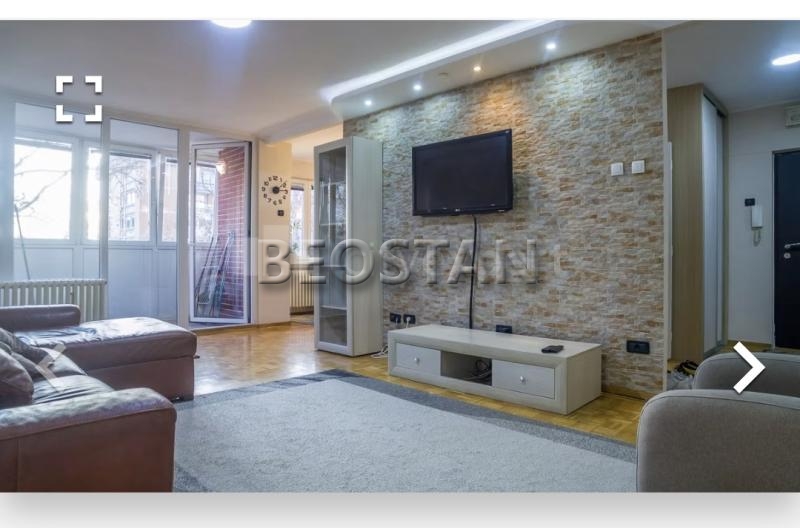 Centar - Lion #65655 700 €