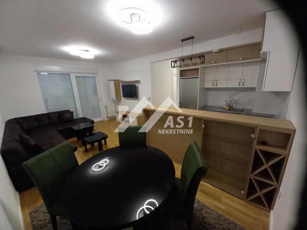 Izdaje se trosoban lux stan u Parko Novom ID#4850 800 €