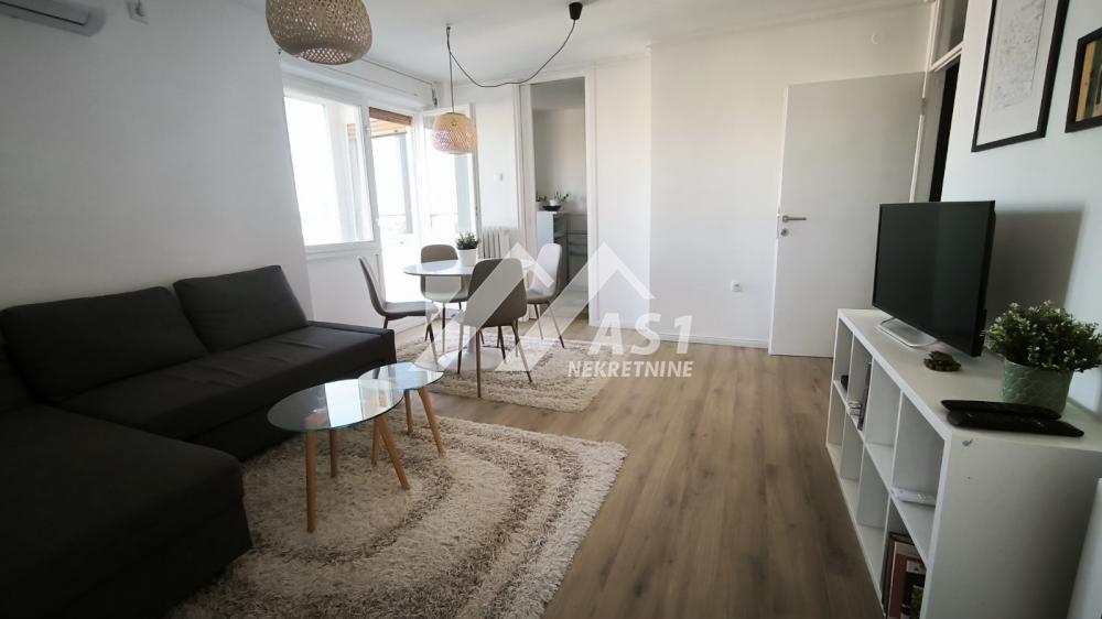 Izdajem LUX dvosoban komforan stan na Limanu III !!! ID#4875 390 €