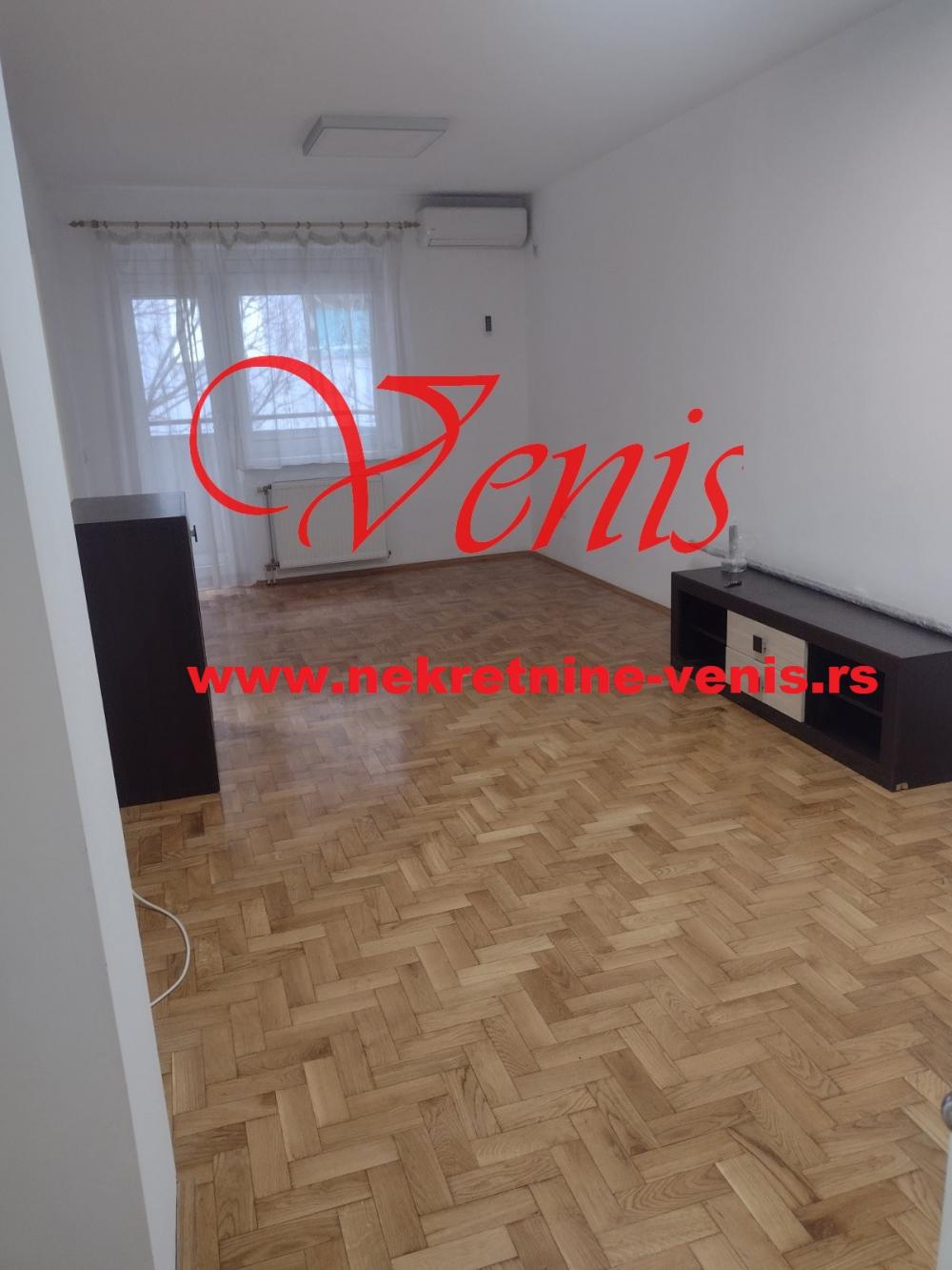 Bulevar oslobođenja - ul Milana Toplice 48 m2 -300 Evra ID#2677 300 €