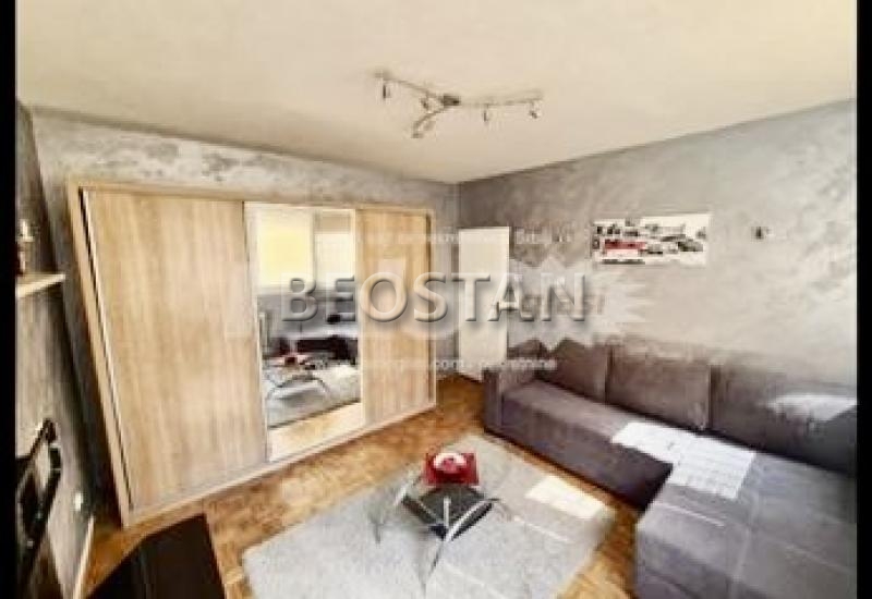 Novi Beograd - Blok 21 #65649 500 €