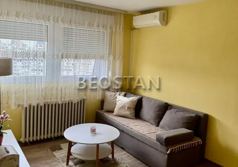 Novi Beograd - Blok 23 #65651 500 €