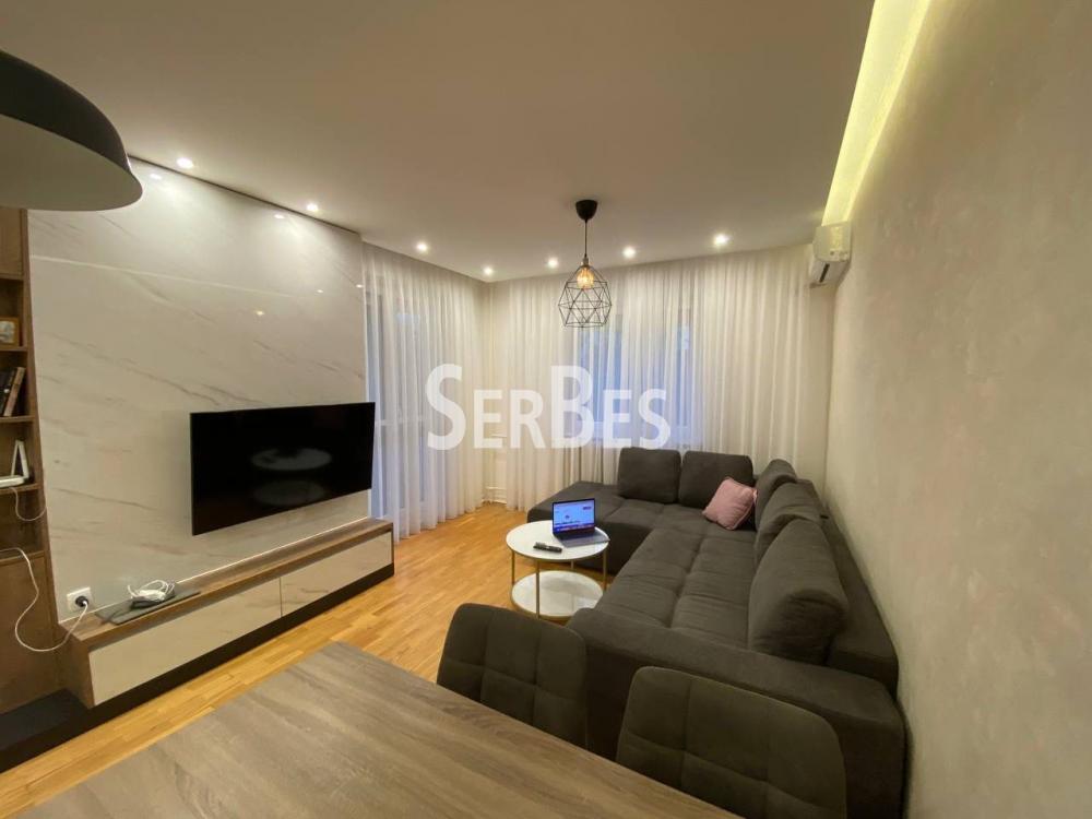 Moderan namešten 1,5 stan 40m2 kod OŠ Petefi Šandor ID#1589 550 €