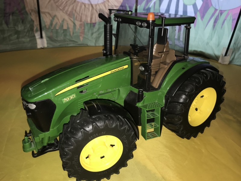 Veliki john deere bruder traktor