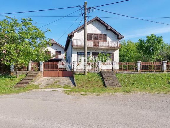Barajevo, Vranić, dve kuće, 300m2, plac 11ari ID#10069