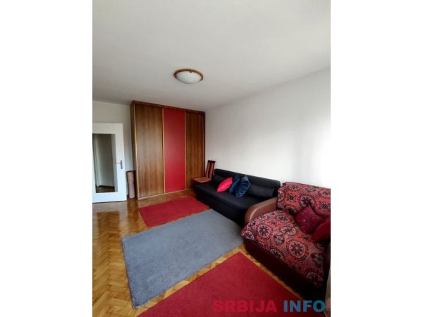 Izdajem dvosoban stan, Novi Beograd, Otona Zupančića 50 m2
